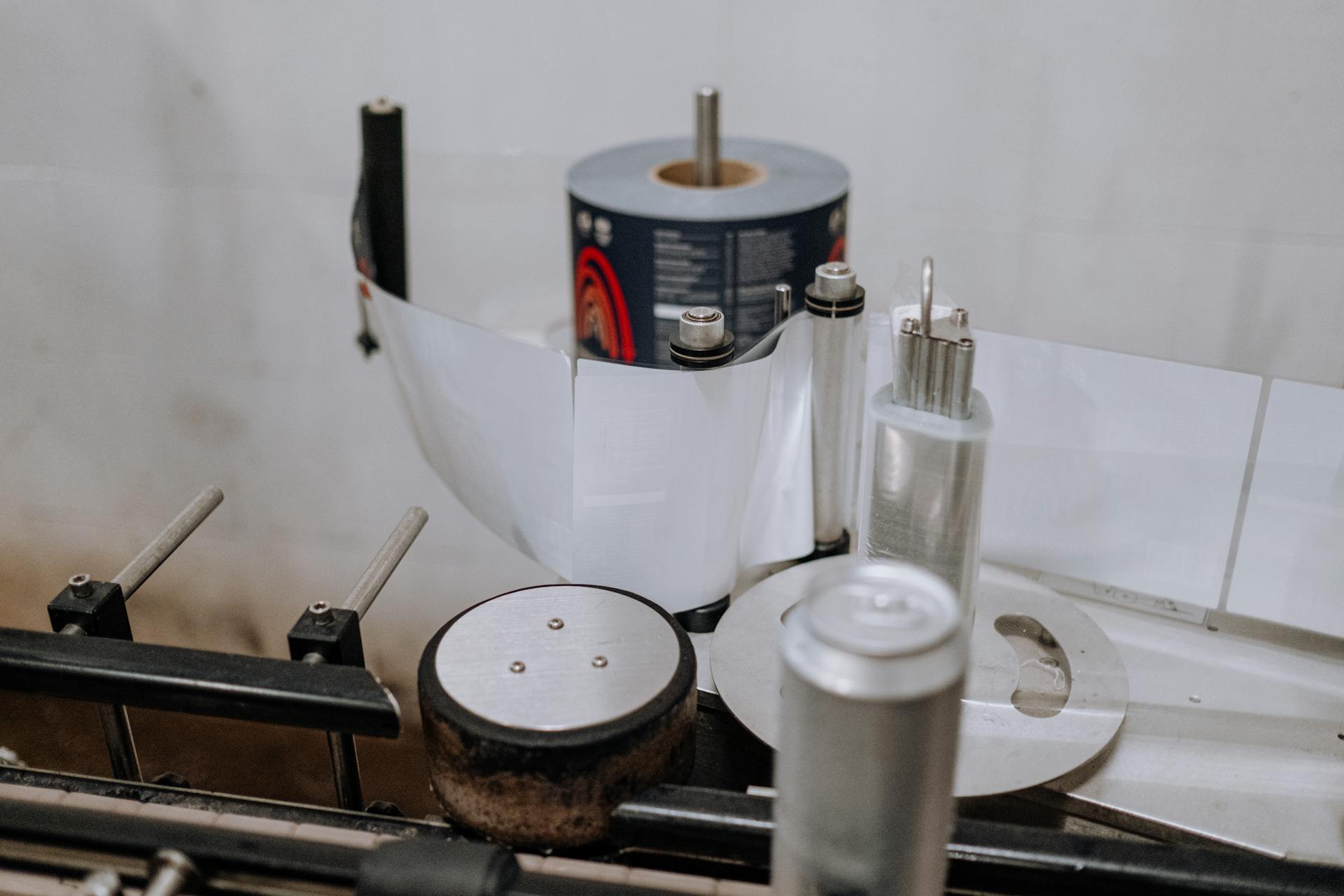 Solving Label Curling with Jar Machines